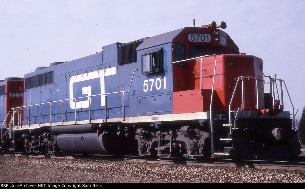 GTW 5701--GP38-2